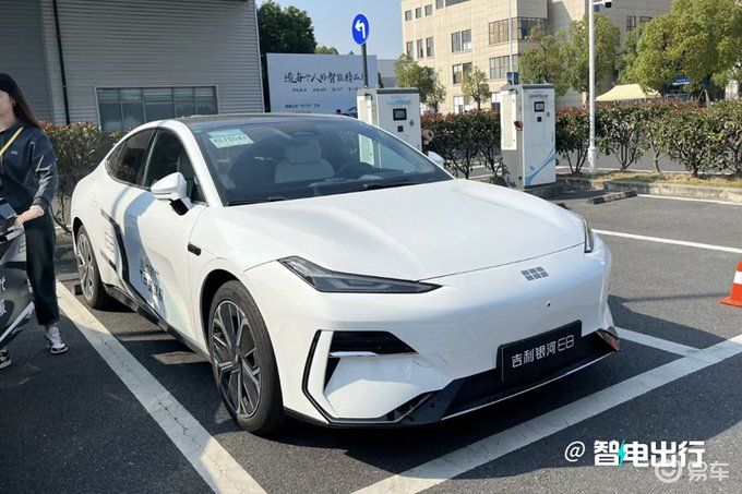 吉利银河E8上市时间曝光！比：比亚迪汉大一圈，你会等吗？__财经头条