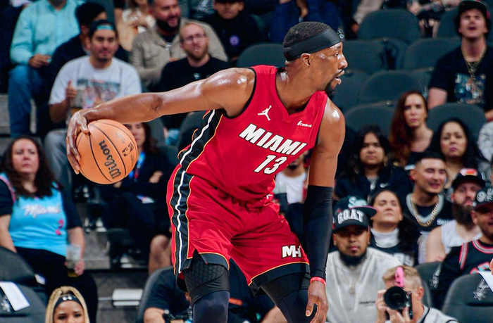 19分大逆转！马刺惨遭5连败，东部冠军逆袭，文班18+11+7+7|篮板|马刺|巴特勒_新浪新闻