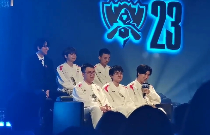 WBG获得决赛选边权！首选蓝色方，Crisp霸气叫嚣：3-1击败T1|决赛|蓝色|战队_新浪新闻