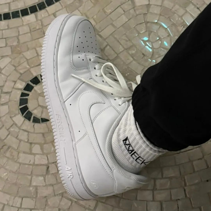「藤原浩"闪电" x 耐克AF1」联名曝光，就这？就这？就这？|nike|女生穿搭|Nike Air Force 1|鞋帮|羽绒_新浪新闻
