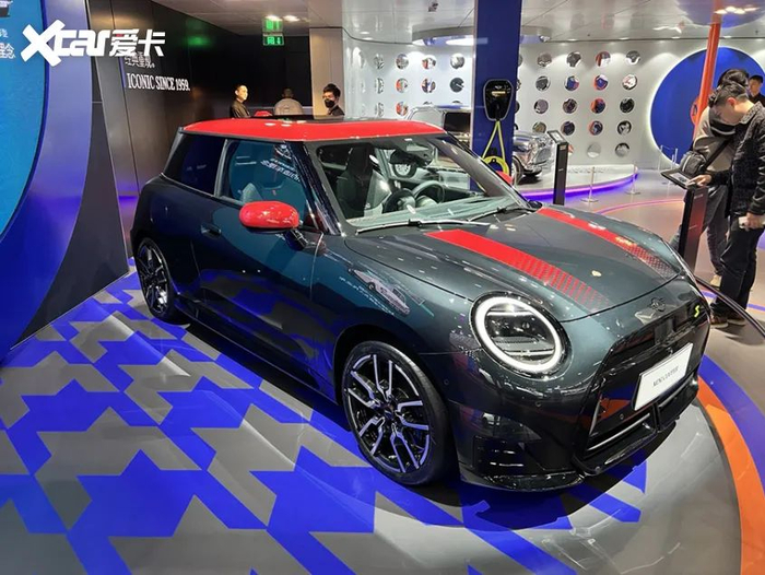全新MINI纯电版亮相 预计明年上市__财经头条