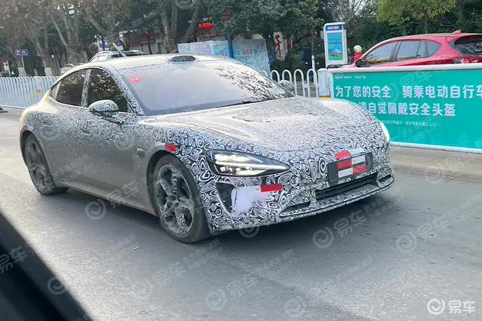 小米汽车首款车型 Su7 路试谍照曝光,将于 2024 年上半年发布 小米 谍照曝光 路试 新浪新闻