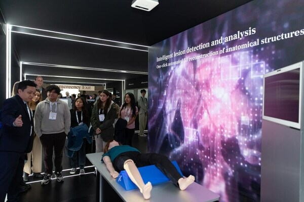 数字孪生手术平台uAI-MERITS首发，联影智能助力医疗创新|智能|图像|AI_新浪新闻