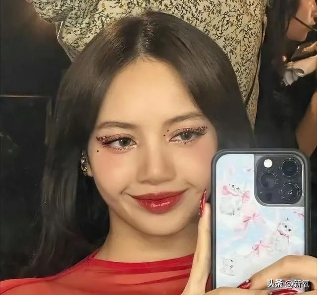 Lisa闯美后的第一个大饼来了？ab断送的演艺生涯，总有人能续上|Lisa|baby_新浪新闻