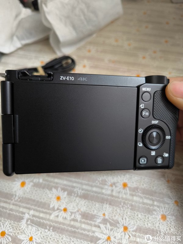 我的索尼ZVE10——黑色质感与永诺50的|索尼|永诺_新浪新闻