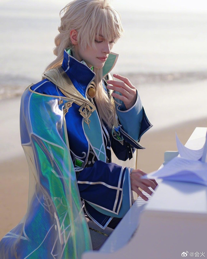 卡琳娜时隔2个多月终于更新动态了 “望着大海”|卡琳娜_新浪新闻