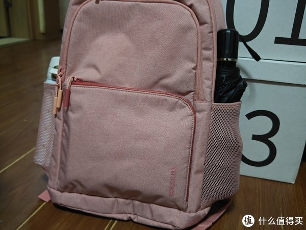 通勤背电脑肩酸膀痛？符合人体工学还粉嫩的incase背包拯救上班背背族__财经头条