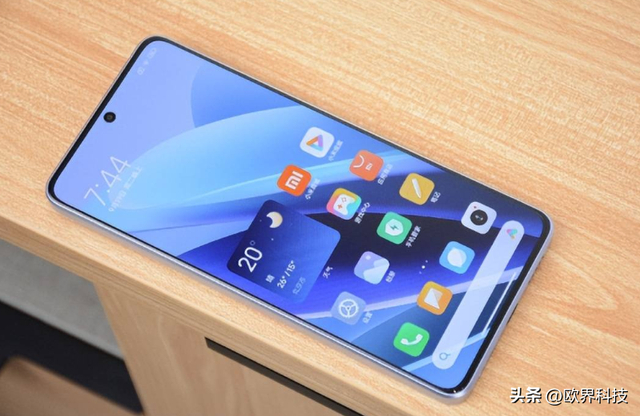 Redmi Note 13 Turbo性能越级：1.5K极窄直屏新机是首发+独占期
