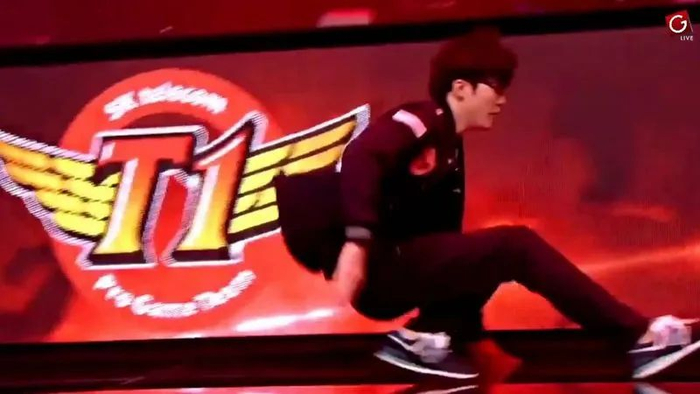 英雄联盟搞笑名场面TOP3，Faker独占两席！|Faker|英雄联盟|教练_新浪新闻