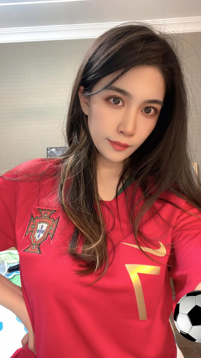 博主小宇宙丨Rosa：我一直勉励自己像C罗一样自律！__财经头条