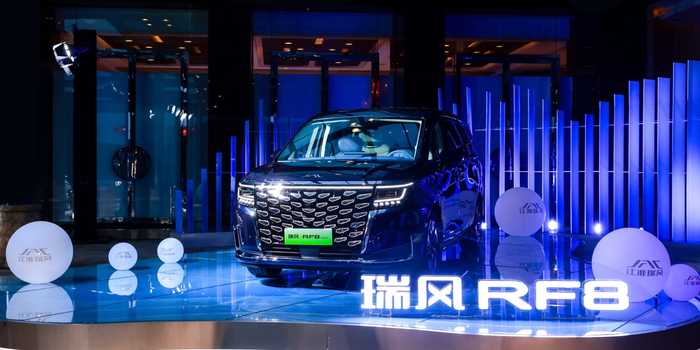 华为热度与大模型技术加持，江淮瑞风RF8冲击20万级MPV市场__财经头条