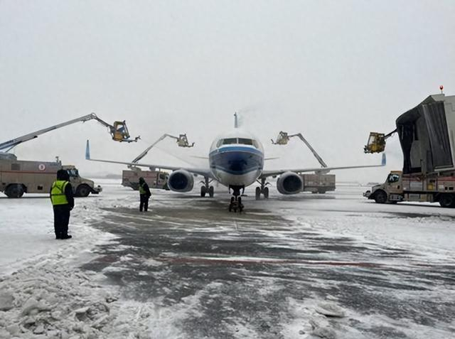 部分航班延误！郑州机场发布出行提示|郑州机场|冰雪|防冰_新浪新闻