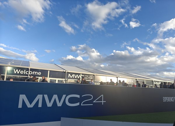 MWC24回头看：移动通信的发展方向是什么？冷思考在哪？|5G|移动通信|巴塞罗那_新浪新闻