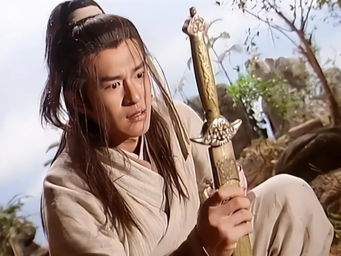 难怪金庸不敢说风清扬的师父是谁，只因别人练武那高手却在修仙__财经头条