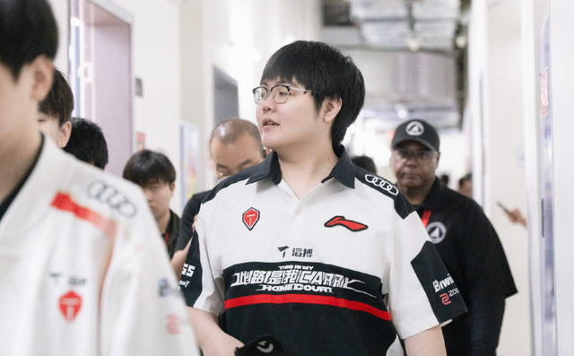 TES战队迎来新篇章，世界冠军教练Maokai加盟，重铸冠军战队！|教练|tes|电竞_新浪新闻