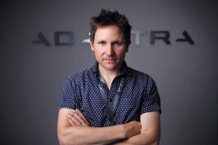 在马斯克创办的学校读书，颠覆了12岁中国女孩的认知|Julia|学校|马斯克|学生|教育_新浪新闻