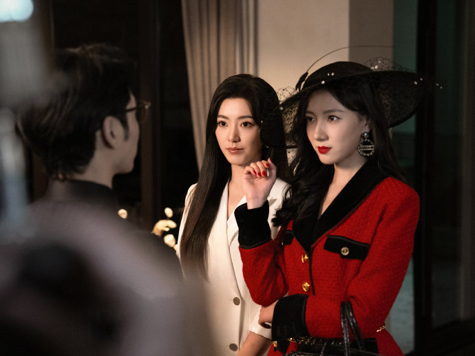 《引她入室》这部短剧兼顾了“爽感”与“立意”，看起来太过瘾了！|引她入室|进化_新浪新闻