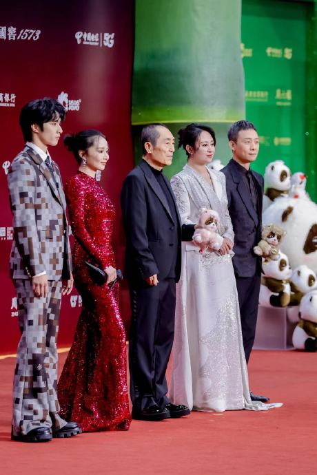 第37届大众电影百花奖获奖名单出炉，最佳导演张艺谋…|张艺谋|百花奖|最佳导演_新浪新闻