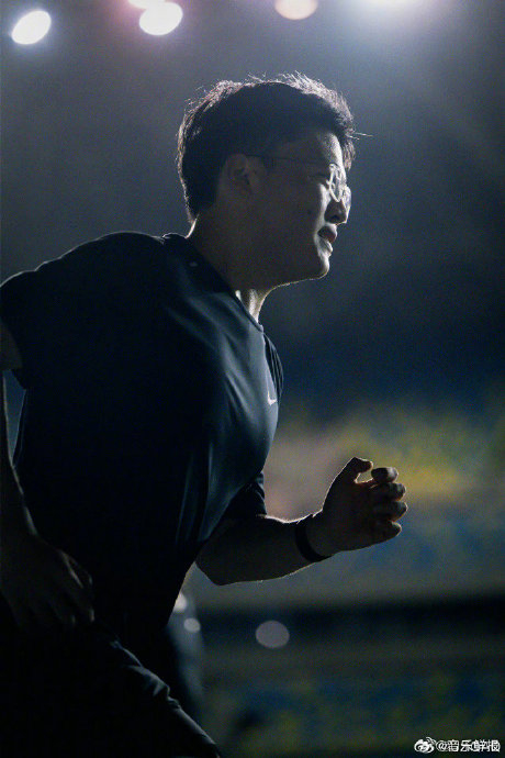 不只是游戏里的英雄，UZI将在巴黎奥运马拉松赛道上再展风采！|马拉松|巴黎|奥运_新浪新闻