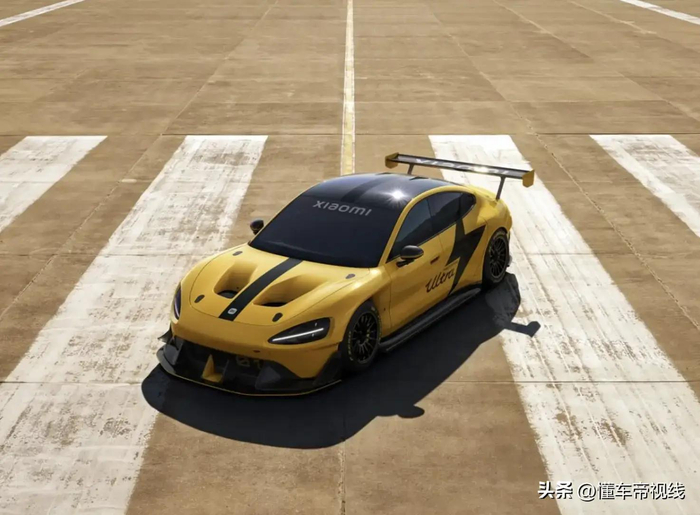 小米SU7 Ultra实车国内曝光，1.97秒“破百”/明年上半年发布__财经头条