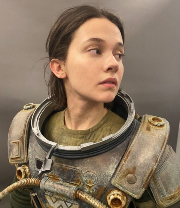 《异形：夺命舰》女主 —— Cailee Spaeny 是真的很漂亮