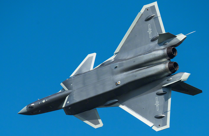 终于突破难关，歼20A以“完全体”出现，美媒承认：战力超越F22|歼-20|战斗机|歼-20战斗机_新浪新闻