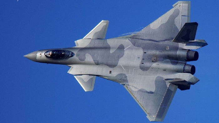 终于突破难关，歼20A以“完全体”出现，美媒承认：战力超越F22|歼-20|战斗机|歼-20战斗机_新浪新闻