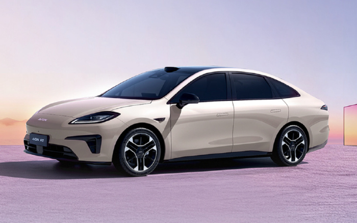 广汽埃安RT开启预售，售价11.98万元起