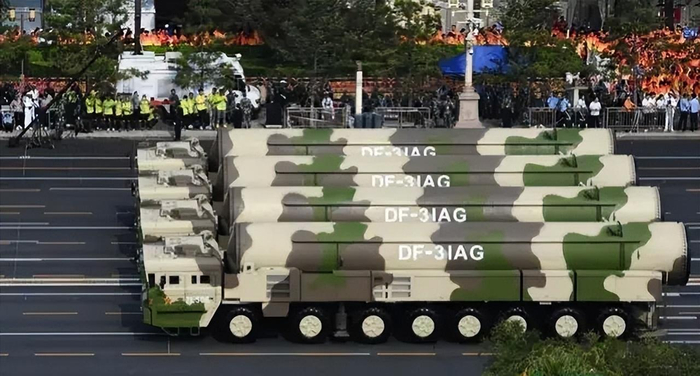 洲际导弹露真容！不是东风-41是东风-31AG!不到24小时公布高清图|东风|发射筒|洲际导弹_新浪新闻