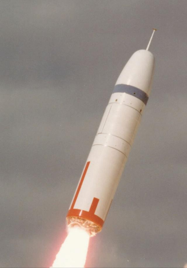 东风-31AG洲际导弹首曝减阻杆，从中国东北发射，可少飞2000公里|洲际导弹|东风-31|中国_新浪新闻