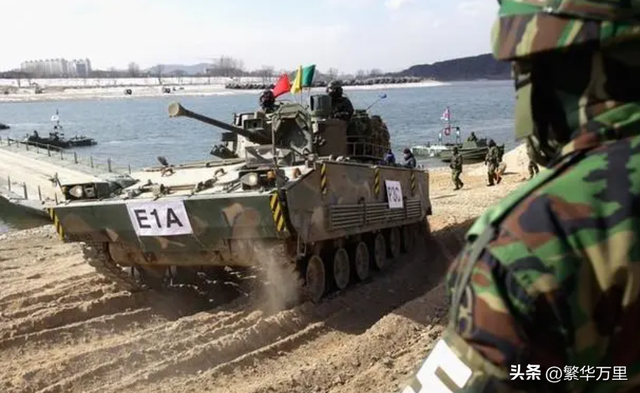 韩国的K21，与中国的04A式，两大步兵战车，到底谁更强悍？|步兵战车|韩国陆军|BMP3_新浪新闻