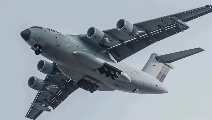 首次近距亮相！与运20A相比，运20B有何特别之处？|涡扇20|运输机|运20_新浪新闻