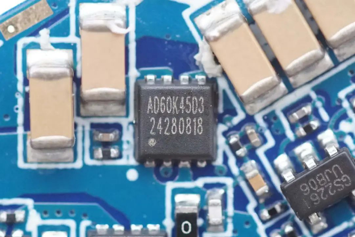 拆解报告：绿联25W Qi2三合一磁吸无线充电器W707|无线充电|绿联|设计_新浪新闻