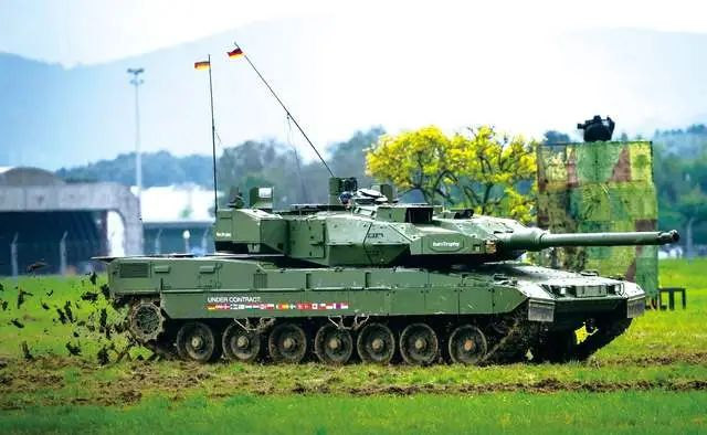 首次亮相的 “豹”2A8改进型主战坦克，性能怎么样？|主战坦克|“豹”2|欧洲_新浪新闻