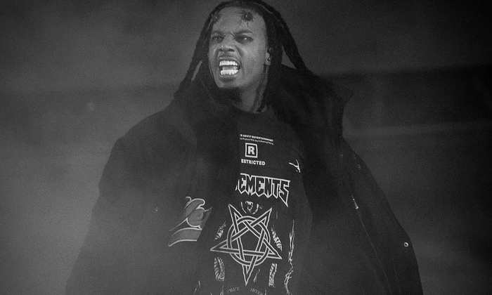 2025年，什么才是Opium小子们的新宠？|IU|三叶草|时尚|鞋款|经典_新浪新闻