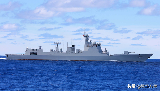 45型驱逐舰，对比中国052D型，7000吨精锐，到底谁更强悍？|驱逐舰|服役|紫菀_新浪新闻