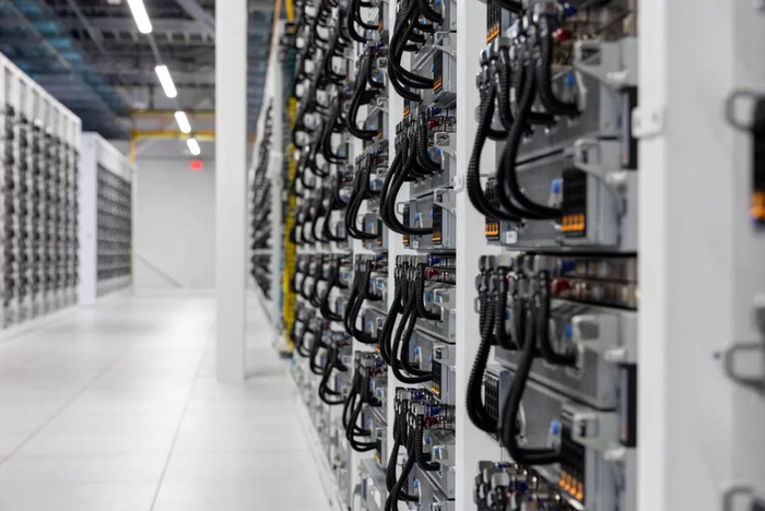 122 天打造的奇迹：深入探访 xAI 的 10 万块 GPU 超级 AI 计算机集群|超微|集群|机架_新浪新闻