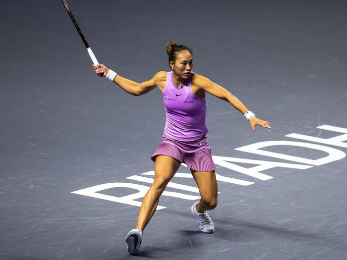 追平李娜纪录！郑钦文闯入WTA年终总决赛女单决赛|年终总决赛|郑钦文|克雷吉茨科娃_新浪新闻