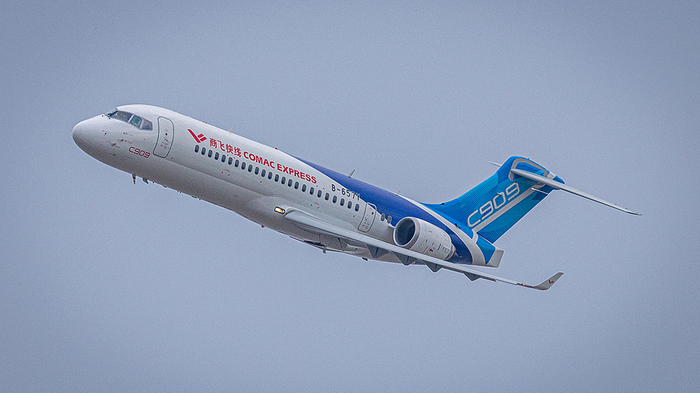 航展首日，中国商飞签下130架飞机订单|中国国际航空_新浪新闻