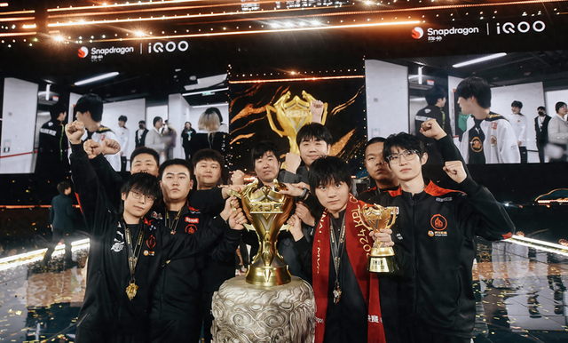 成都AG超玩会夺得2024KPL年度总决赛冠军 选手长生拿到FMVP|总决赛|电竞|Fmvp_新浪新闻