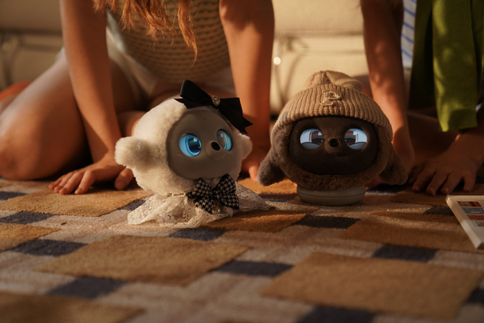 对话Ropet CEO何嘉斌：AI潮玩的目标，就是造一个活的“Labubu”？|AI|机器人|创业_新浪新闻