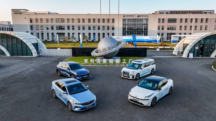 吉利交付950辆亚冬会服务用车，甲醇汽车将首次大规模服务国际赛事|吉利|甲醇汽车|吉利控股_新浪新闻