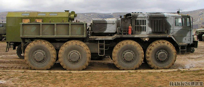 MAZ-535重型牵引车 苏联四轴越野卡车开山之作“暴力美学”起源|牵引车|苏联|明斯克_新浪新闻