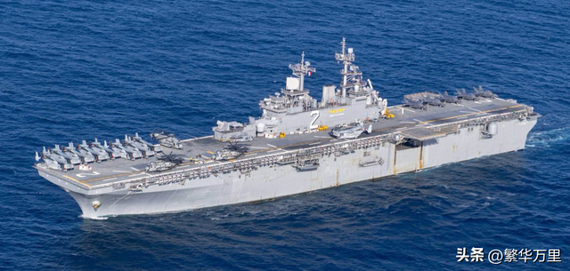 076型两栖攻击舰，首舰下水，世界第一，到底有多强悍？|两栖攻击舰|首舰|航母|海军|下水_新浪新闻