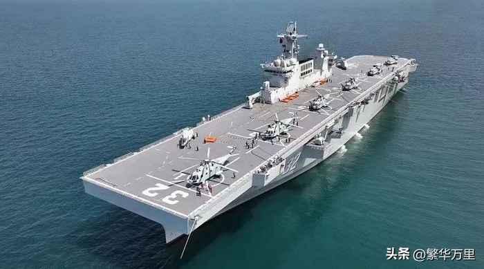 远超欧美，直观对比，076型两栖攻击舰，为何是世界第一？