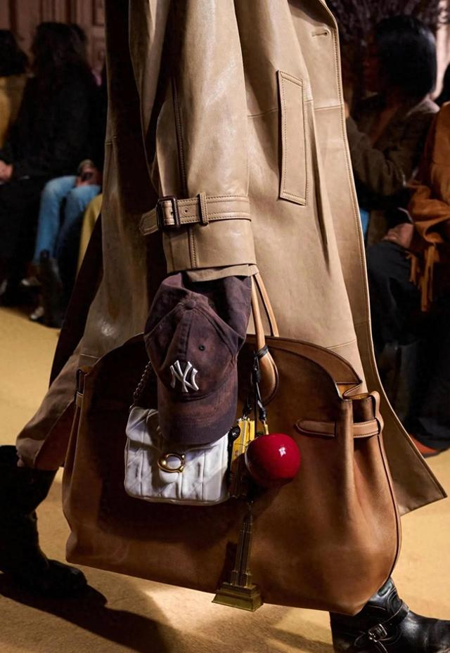 包包，我把“LV”换成“Coach”后，有些话不吐为快，太真实了！|包包|LV|Coach_新浪新闻