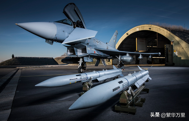 劲敌出现，超越霹雳15，美国AIM260远距弹，到底如何？__财经头条__新浪财经