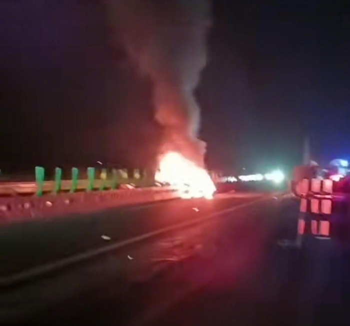 小米SU7爆燃致3死，雷军最新回应|小米|碰撞|雷军_新浪新闻