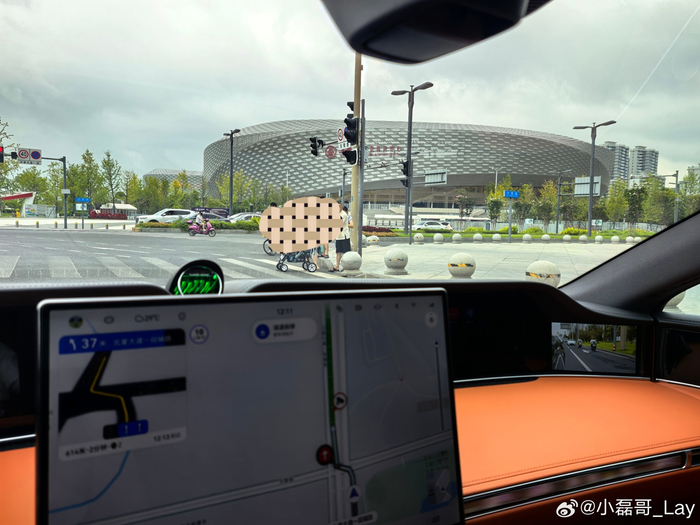 鸿蒙智行享界 S9T 旅行车将搭载 ADS 4 最新量产版 V4.0.1__财经头条__新浪财经