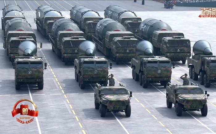 阅兵剖析｜战略“杀手锏”：东风-5C核导弹凭何压轴出场？_手机新浪网